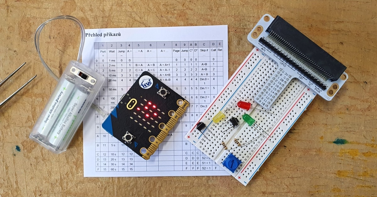 MyCo - Minipočítač programovatelný 3 tlačítky