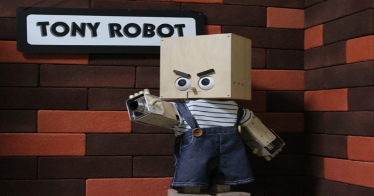 Zabijácký robot Tony s Arduino UNO